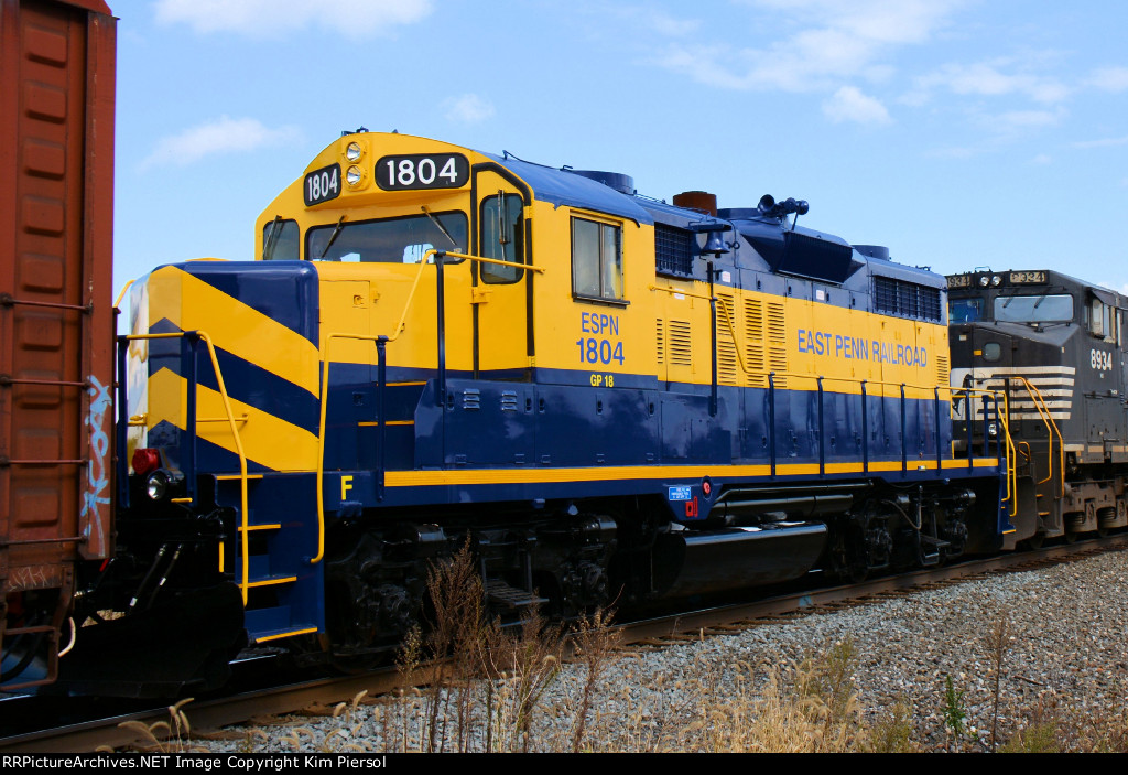 ESPN 1804 GP18 on NS Train K34
